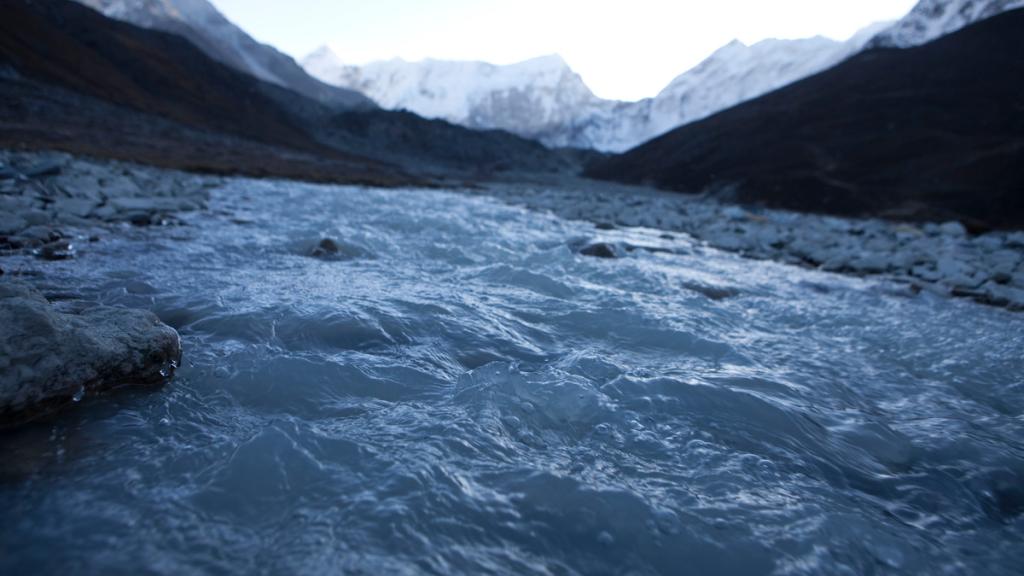 Our lakes and rivers are vital for people and wildlife | WWF