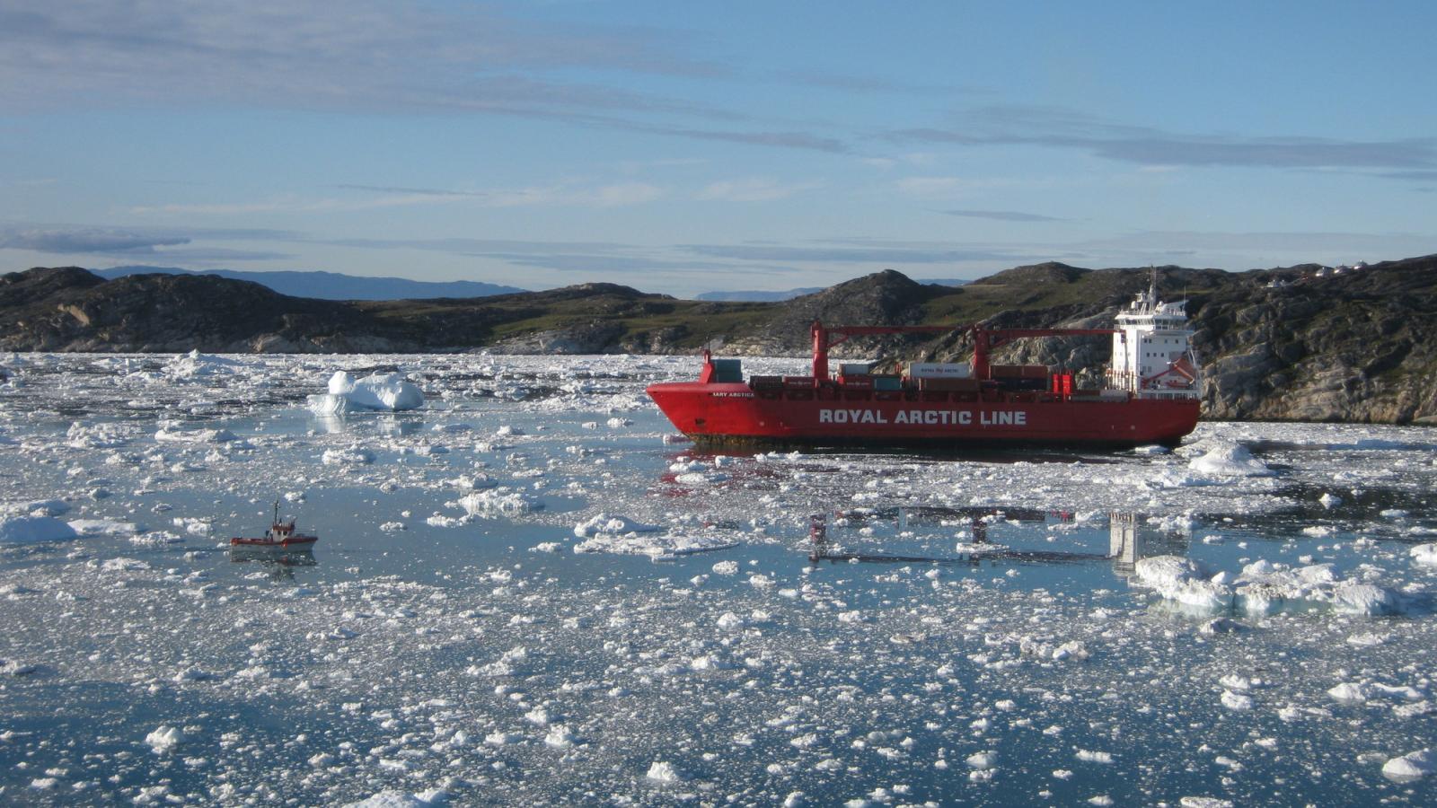 The icy waters of the Arctic of the north pole | WWF