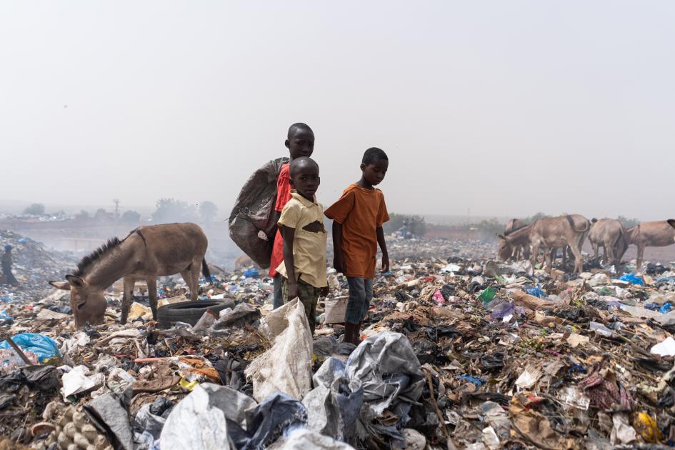 Cost of plastic 10 times more for low-income countries | WWF