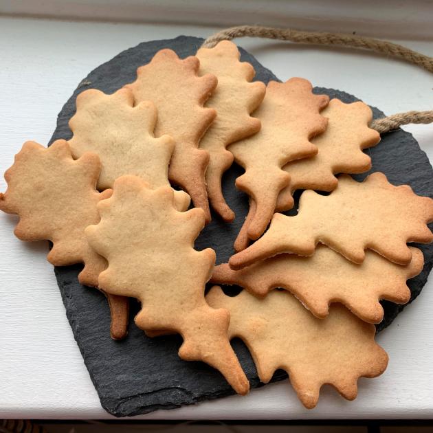Easy-bake leaf biscuits | WWF
